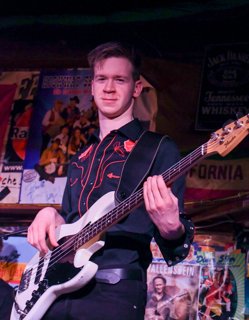 Band – Bonny Tones